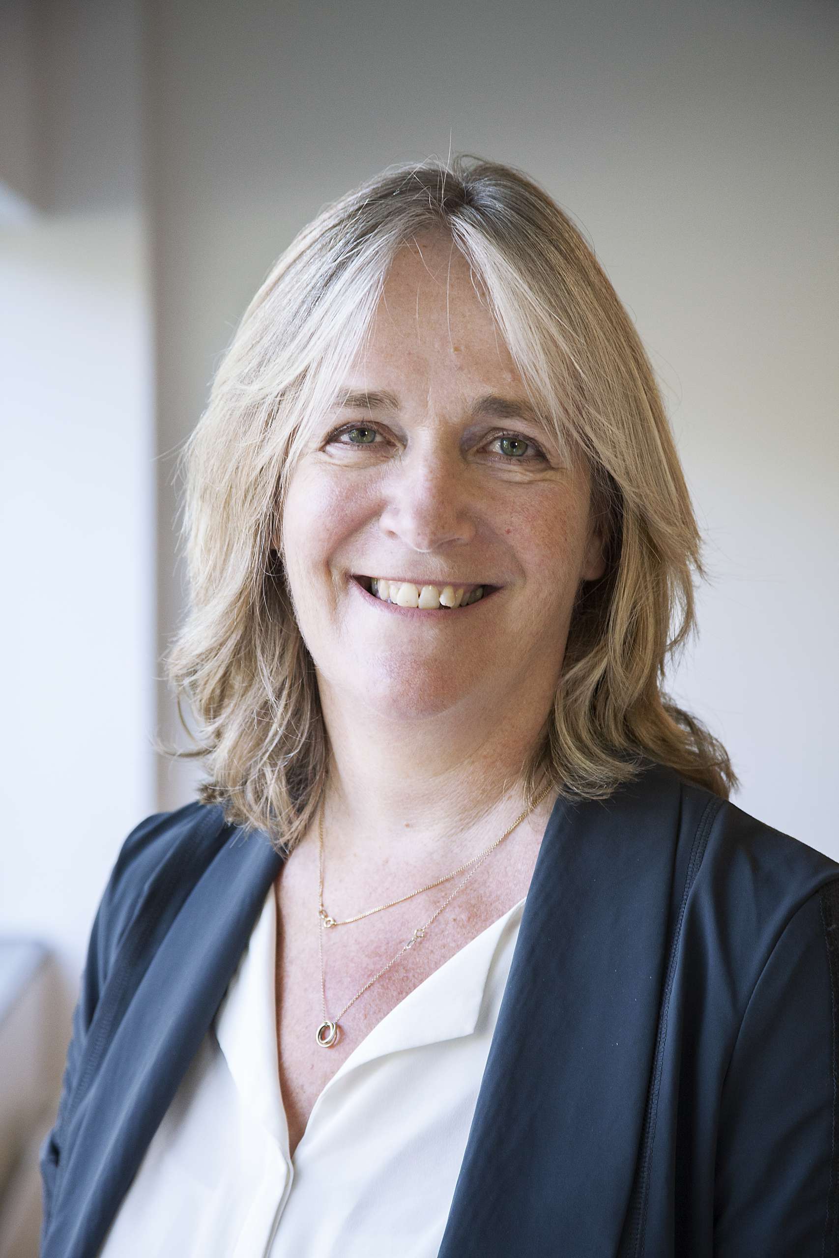 Foto Prof. Anke van Hal - CorporatieNL